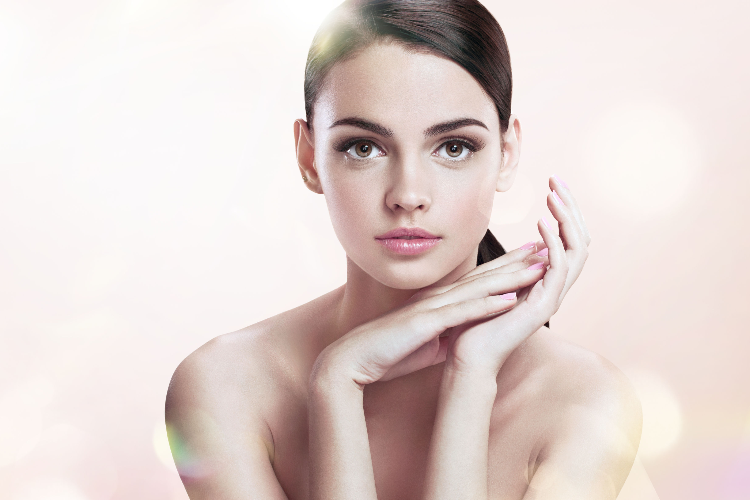 Piel de seda y cejas perfectas en Navidad | esVivir