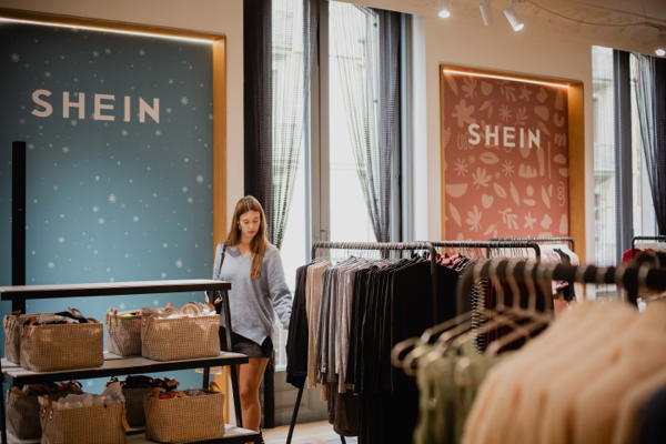 SHEIN abre en Barcelona la tienda popup más grande de su historia | esVivir