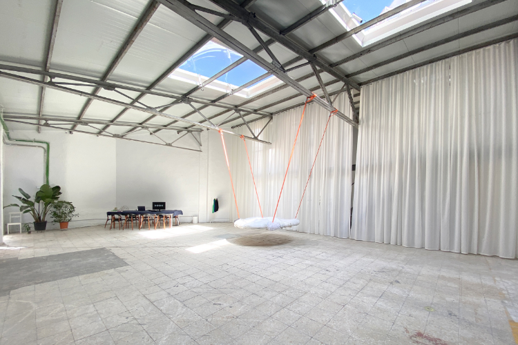 Hyper House: el nuevo espacio creativo de arte emergente digital en Madrid | esVivir