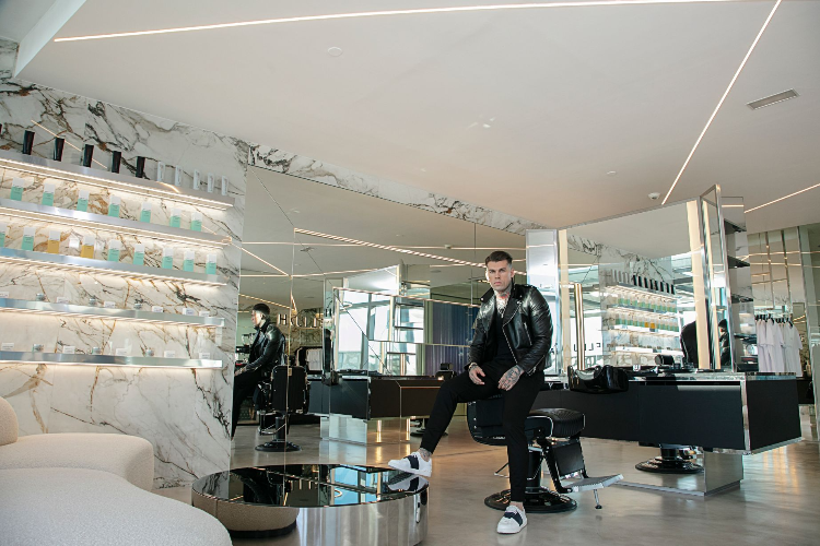 Elijah Barber Shop se instala en el W Hotel. Pide una cita para papá ...