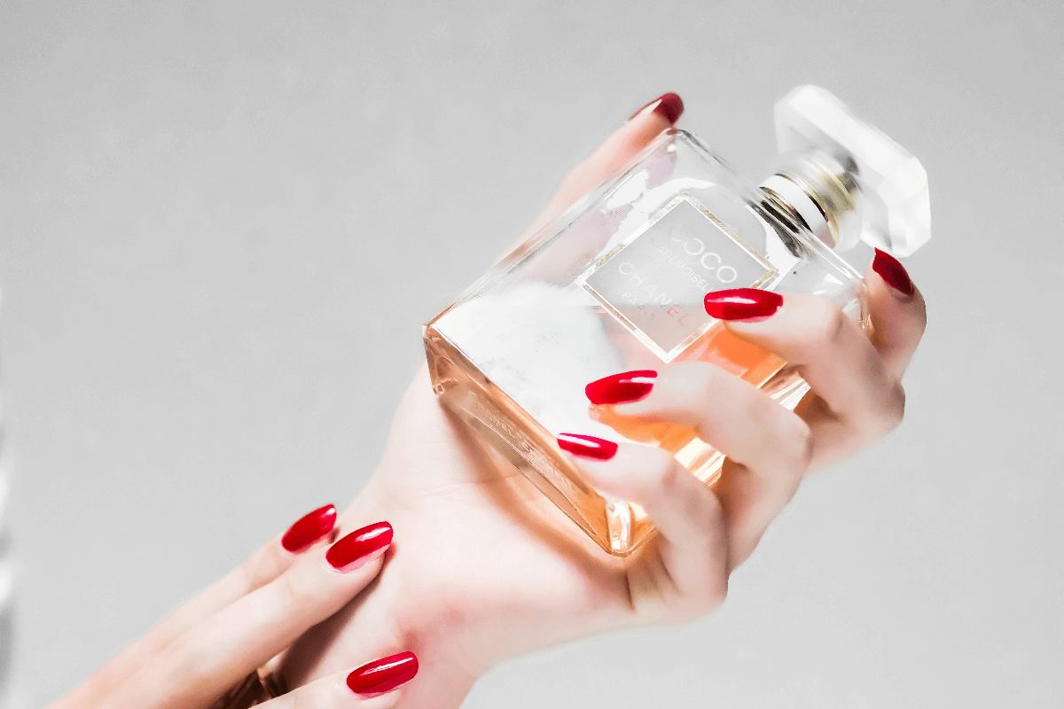4 beneficios de usar perfume en tu rutina diaria | esVivir